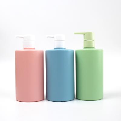 Cina bottiglie di plastica vuote cosmetiche della bottiglia per il latte del corpo del lavaggio della mano della bottiglia dell'HDPE 500ml per sciampo ed il balsamo in vendita