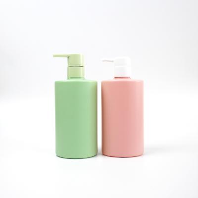 Cina bottiglie di plastica vuote cosmetiche della bottiglia per il latte del corpo del lavaggio della mano della bottiglia dell'HDPE 500ml per sciampo ed il balsamo in vendita