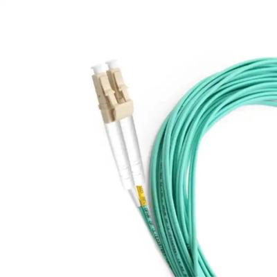 Cina SC LC FC ST UPC APC Single Mode Fiber Jumper 1 Core 2 Core Indoor Outdoor FTTH Drop Cable in vendita