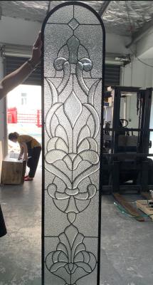 Cina vetro al piombo decorativo smussato della porta di entrata della radura di progettazione del giglio con patina Caming in vendita