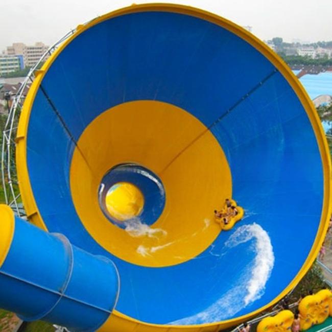 Colorful Aqua Amusement Park Equipment Fiberglass Big Trumpet Water Slide