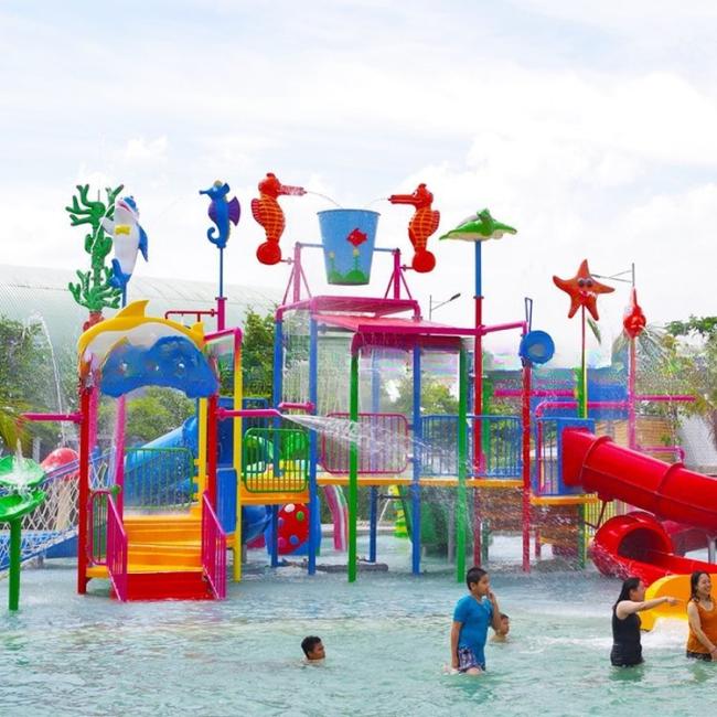 Family Interactive Water Park Playground with Closed Spiral Slide