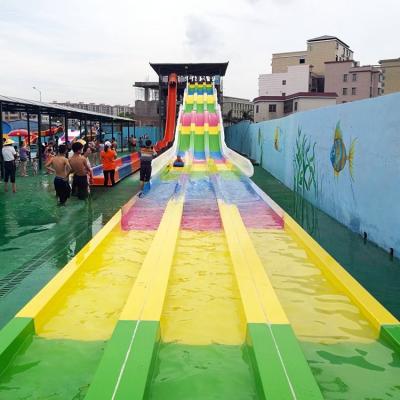 Cina Parco giochi all'aperto scivolo d'acqua arcobaleno Disegno di umanizzazione per bambini in vendita
