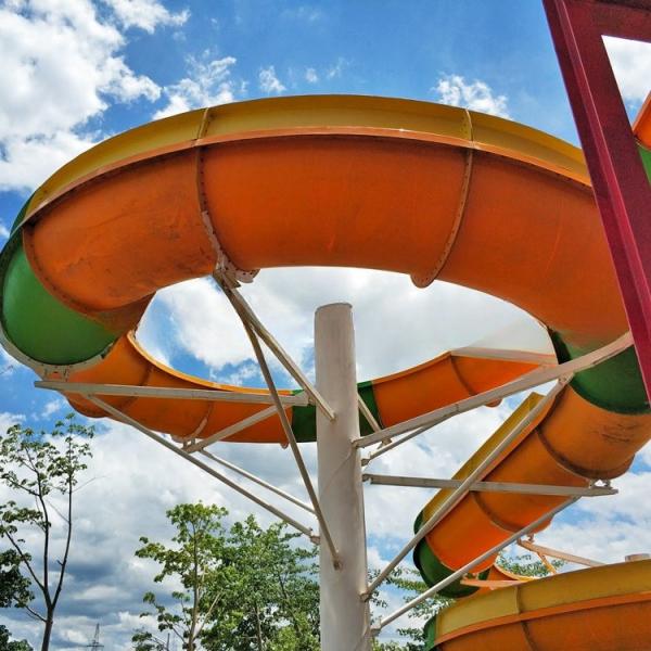 Quality Fiberglass Swimming Pool Spiral Water Slide For Amusement Park for sale