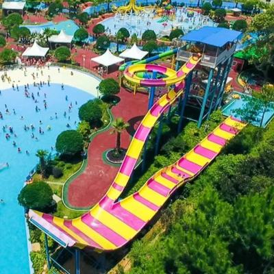 China Équipement de parc aquatique de taille personnalisée en fibre de verre Grand toboggan à l'eau boomerango Convient pour les stations de vacances for sale