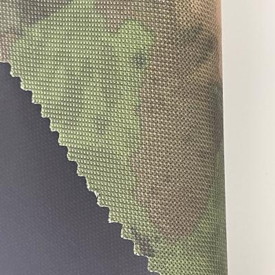 Cina Stampa di camuffamento impermeabile personalizzata 600D Polyester Oxford PVC Rivestimento di tessuto per borsa in vendita