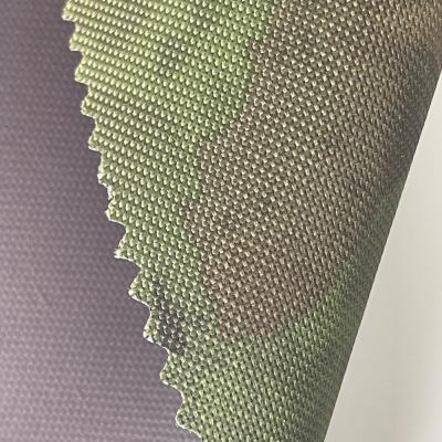 Cina Stampa di camuffamento impermeabile personalizzata 600D Polyester Oxford PVC Rivestimento di tessuto per borsa in vendita