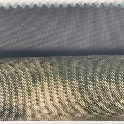 Cina Stampa di camuffamento impermeabile personalizzata 600D Polyester Oxford PVC Rivestimento di tessuto per borsa in vendita