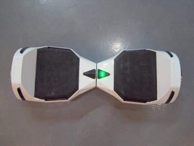 Cina Auto a 6.5 pollici che equilibra Hoverboards con Bluetooth e l'altoparlante in vendita