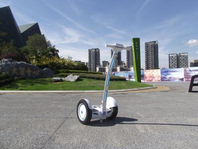 中国 電気スクーターの彷徨い板 2 車輪の自己のバランスをとるスクーターのハンドル棒 15 インチ 販売のため