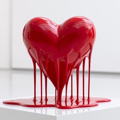 China Glossy Red Heart Fiberglass Resin Sculpture for Modern Indoor Decor for sale