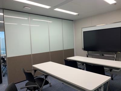 China Modern Sliding Office Partition Walls Sound Insulation Melamine Surface Hanging for sale