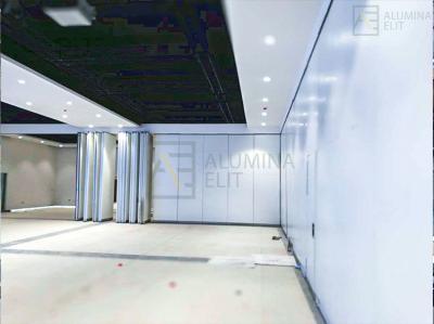 중국 6061-T6 알루미늄 합금 프레임 및 아연 도금 사각 튜브 킬을 갖춘 방화 및 방음 이동식 칸막이 벽 판매용