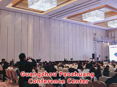 Cina Centro conferenze di Guangzhou Pazhou. Movabile porta pieghevole muro divisorio con altezza fino a 18 metri e larghezza fino a 1,2 metri per pannello dotato di potenza di sigillamento 800N in vendita