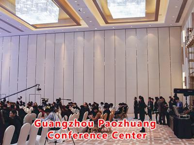 Cina Centro conferenze di Guangzhou Pazhou. Movabile porta pieghevole muro divisorio con altezza fino a 18 metri e larghezza fino a 1,2 metri per pannello dotato di potenza di sigillamento 800N in vendita