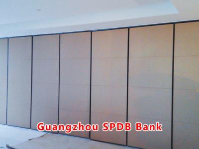 Κίνα Τράπεζα SPD του Guangzhou. Ένα κινητό διαχωριστικό τοίχος με πάχος 105cm και βαθμολογία STC 42-56dB για αίθουσες τραπέζιτος με MDF. προς πώληση