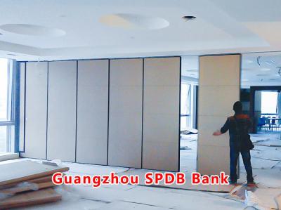 China Guangzhou SPD Bank. Bewerkbare verplaatsbare muur met een dikte van 105 cm en STC-rating 42-56dB voor banketzalen met MDF-bord. Te koop