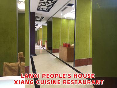 China Aluminum Alloy Frame Operable Partition Wall System with Stc Rating 42-56dB and Fabric Surface Finishing for sale