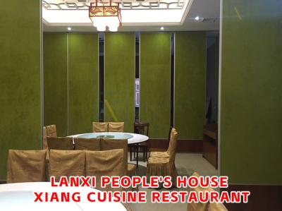 China Aluminum Alloy Frame Operable Partition Wall System with Stc Rating 42-56dB and Fabric Surface Finishing for sale