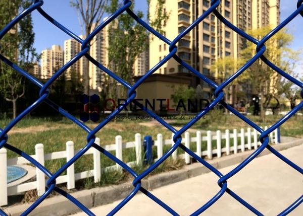 Quality Plastic Coated Chain Link Fence Roll , Garden Cyclone Wire Fence 2