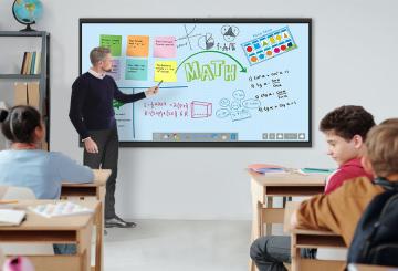 Mthgh&reg; 55 Inch Interactive Touch Whiteboard Type-c in use