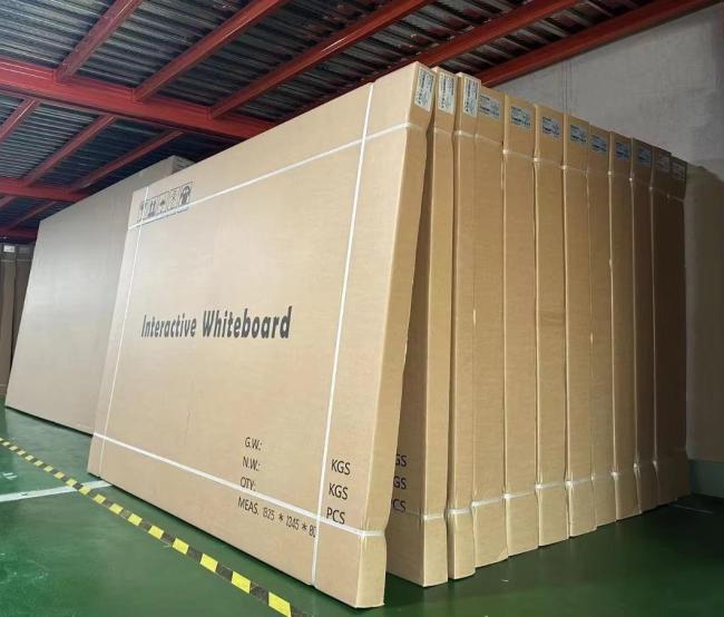 Professional 10-Point Multi Touch Interactive Smart Whiteboard with 32768x32768 Resolution 1 Packaging