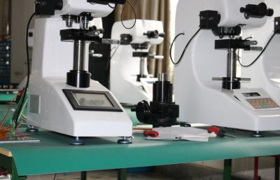 China Dial Gauge Motorized Loading Rockwell Hardness Testing Machine with 0.5HR Resolution for sale