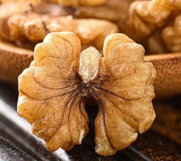Quality China New Crop Hot Sale In Turkey From China Walnuts Kernel Halves Paper Shell for sale