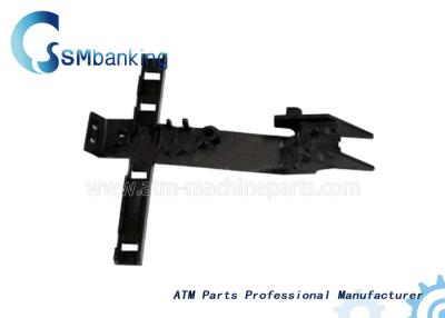 中国 自動支払機の修理部品NCR P87ガイドの出口上部LH   445-0676835 4450676835 販売のため