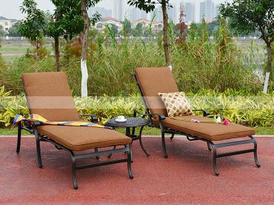 China BML16702 alumicast sun lounge with side table with 8cm cushion stackable lounger for sale