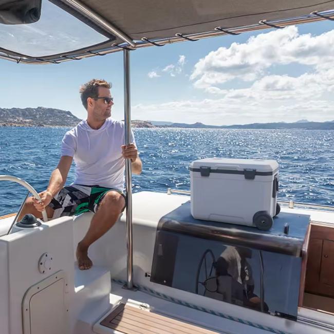 Phefon FS-45L Ice Cooler Box with temperature display