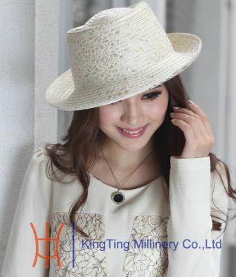 Cina Bianco di vestito da inverno/cappelleria blu del tessuto del raso dei cappelli della chiesa delle signore in vendita