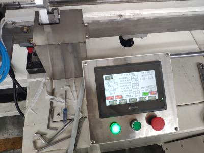Cina Tagliatrice di carta del rotolo dello SpA della bobina piccola, macchina della laminazione della carta dell'invertitore con la taglierina in vendita