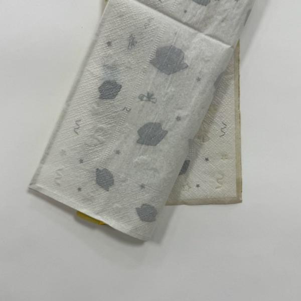 Quality Customizable Disposable Dinner Napkins 30x30cm 18gsm Luxury Paper Dinner Napkins for sale