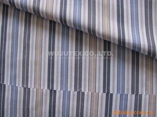 China Soft Handfeel Cotton Yarn Dyed Fabric  Poplin Plain Weave Stripe Shirt Fabric for sale
