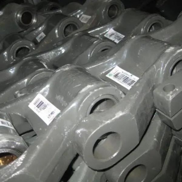 Quality Sinotruk Howo Truck Spring Shackle WG9100520034 Perfect for Replacement for sale