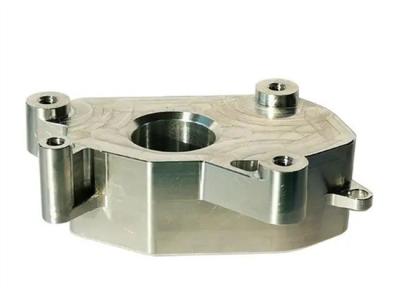 Cina Lavorazione CNC per metallo su misura con finitura superficiale levigata e processo di lavorazione CNC in vendita