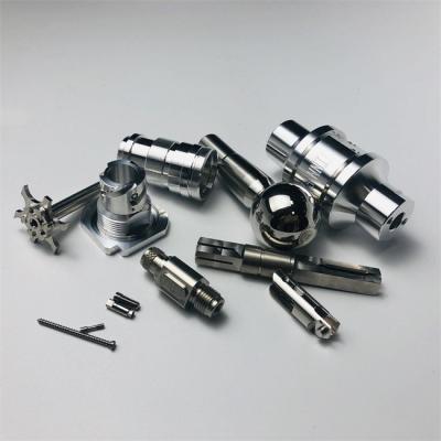 Cina Lavorazione CNC per metallo su misura con finitura superficiale levigata e processo di lavorazione CNC in vendita