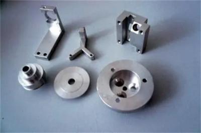 Cina Finitura superficiale lucidatura personalizzata ad alte prestazioni lavorazione CNC parti metalliche in vendita