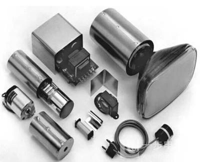 Cina Parti di giro lavoranti di alluminio del tornio di CNC di precisione del prototipo di CNC del volume basso del metallo in vendita