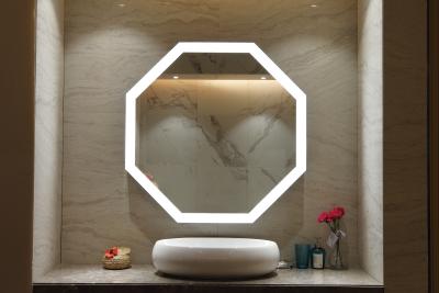 Cina Specchio di vanità poligonale con luci riflessione alta chiarezza Specchio retroilluminato personalizzato in vendita