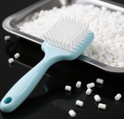 Κίνα Sungallon Υψηλής Ποιότητας Άνετα TPE Θερμοπλαστικά Ελαστομερή Κοκκία Υλικού Πρεμιούμ Μορφοποίησης για Βούρτσες Κατοικίδιων προς πώληση