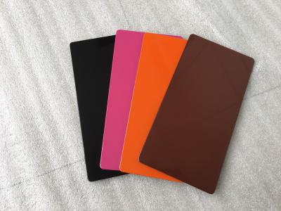 China Het vlotte Samengestelde Blad van het Oppervlakte Zwarte Aluminium voor Binnen/Openluchtmuurdecoratie Te koop