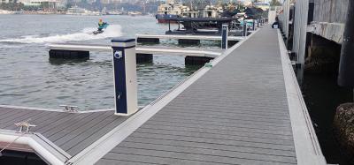 China Muelle flotante de puente flotante de Marinas LLDPE Construido para el pontón flotante de aluminio en venta