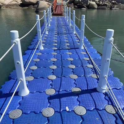 China Sistema de muelle flotante de HDPE resistente con capacidad de carga de 350 kg / m2 Diseño de muelle de jet ski ligero en venta