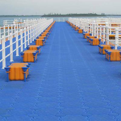 China Pontoon flotante modular extraíble de bajo mantenimiento de plástico HDPE y espuma EPS en venta