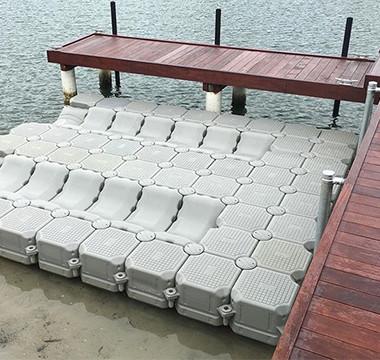 China HDPE Plastic Floating Dock Modular Cubes For Water Recreational Platform for sale