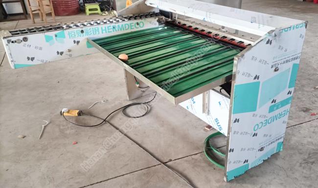 Egg weight sorting line in operation