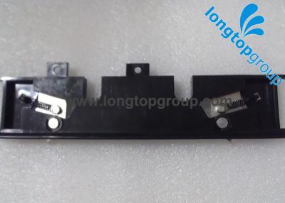 中国 プラスチック指 445-0599667 を搭載する自動支払機のカセット トラックのドア NCR の部品 販売のため