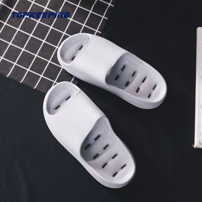 Cina EVA Foam Cartoon Yezzy Slides unisex leggera in vendita